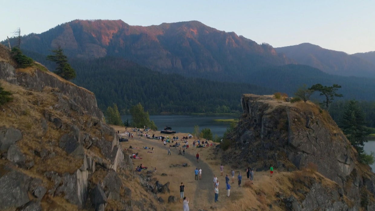 Classical pianist Hunter Noack reimagines the concert hall in the ...