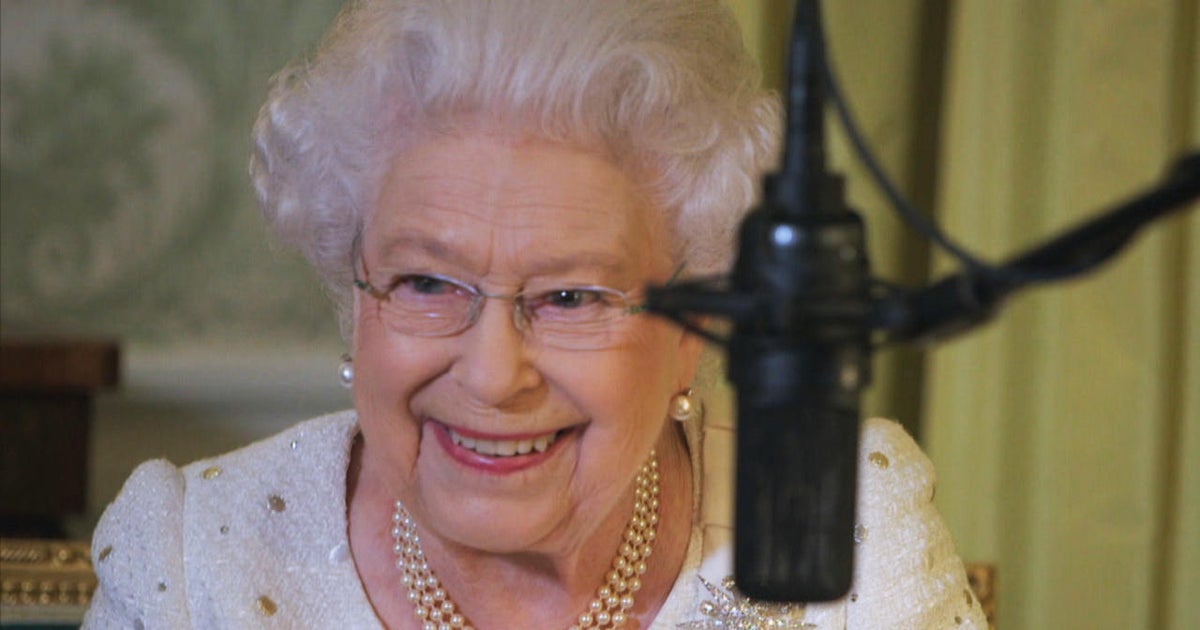 Queen Elizabeth prepares younger royals for the future in new ...