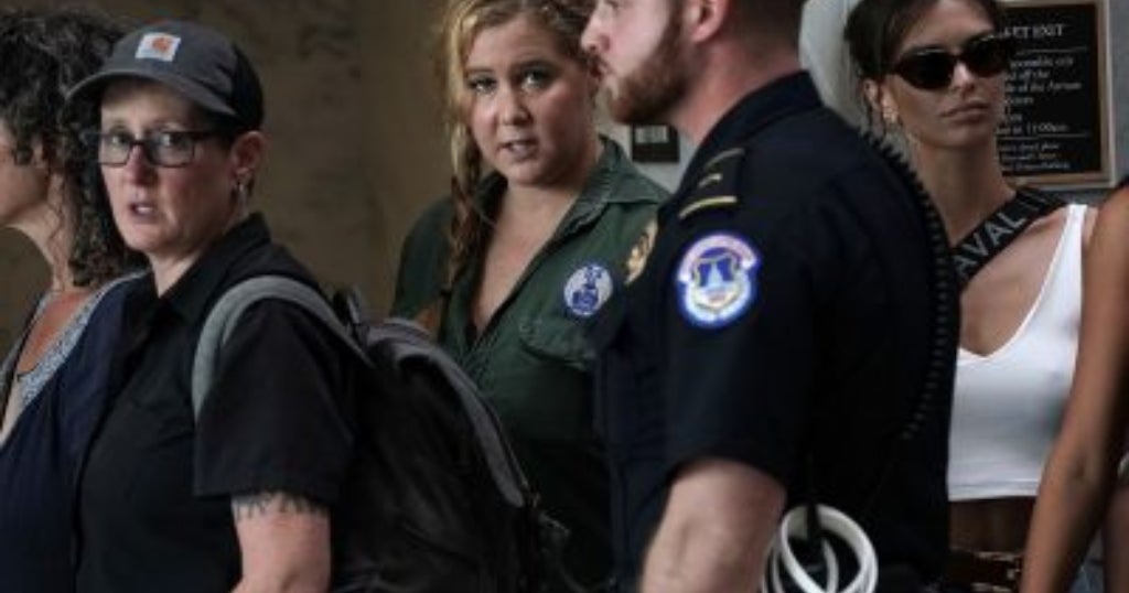 Amy Schumer And Emily Ratajkowski Were Arrested In Kavanaugh Protests ...