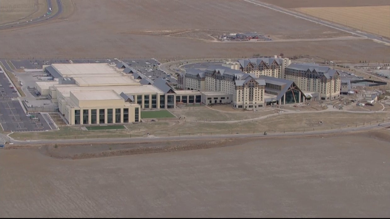 Much-Anticipated Gaylord Rockies Resort Finally Opens - CBS Colorado