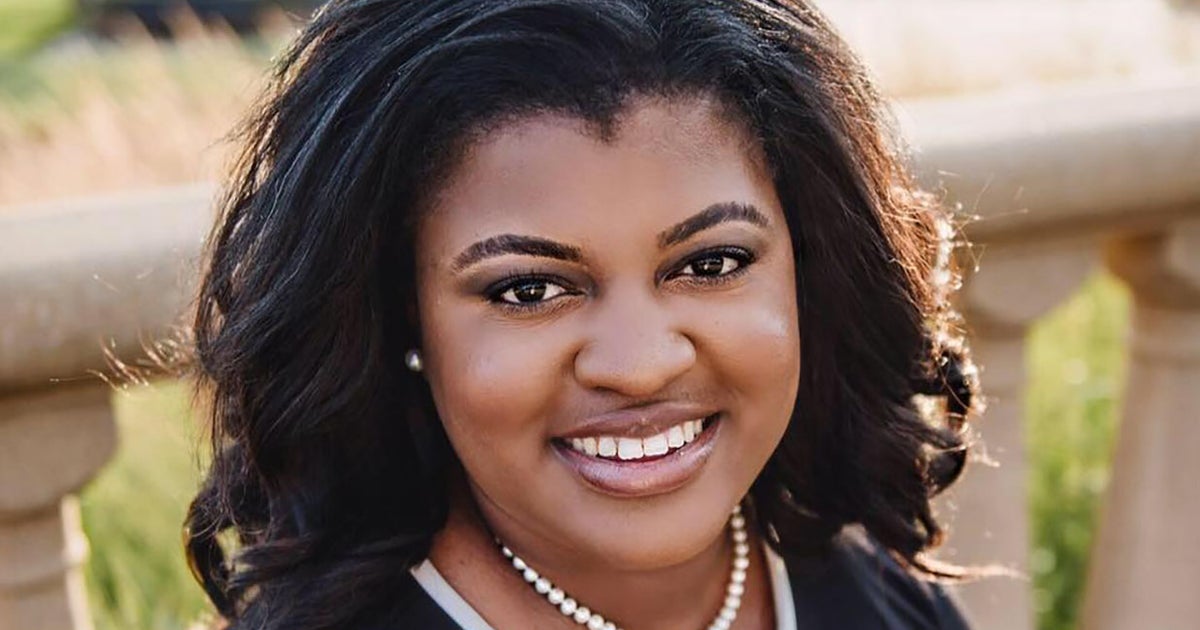 Dems Eyeing White House Flock To Deidre DeJear, Iowa's New Star - CBS ...