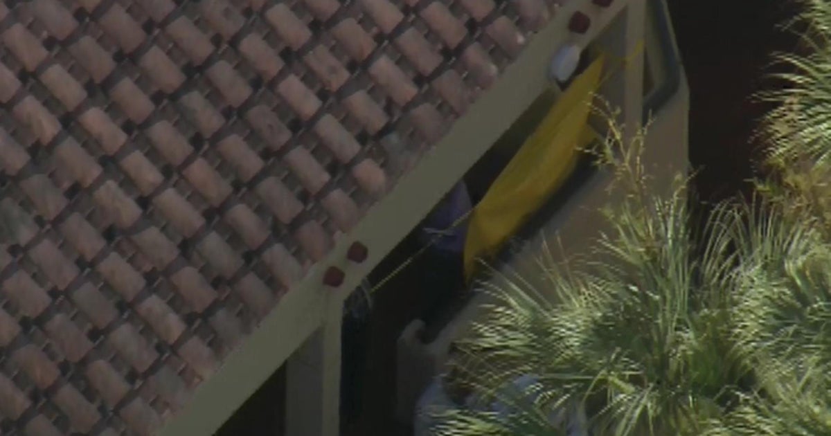 Man Woman Found Dead In Miami Lakes Cbs Miami