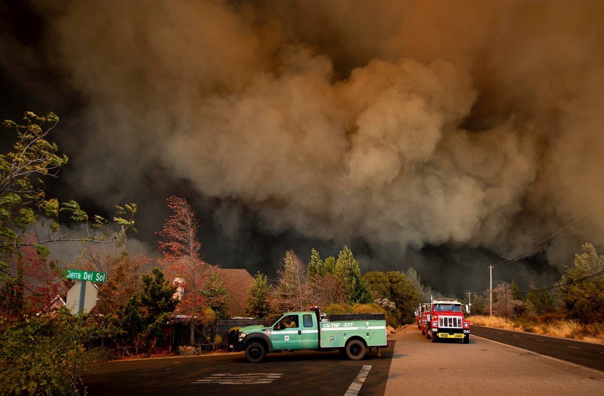 Wildfires tear through Northern, Southern California: Images of Camp ...