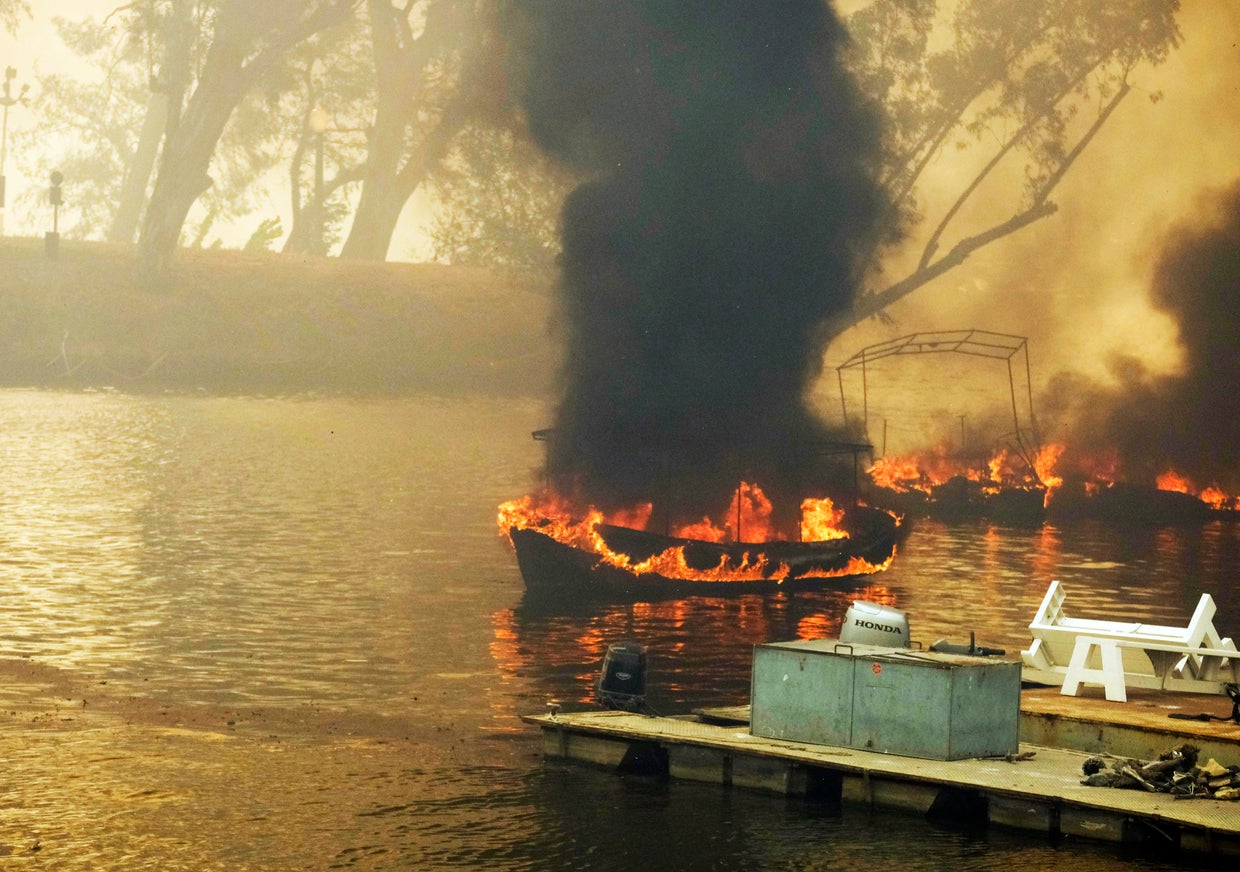 Wildfires tear through Northern, Southern California: Images of Camp ...