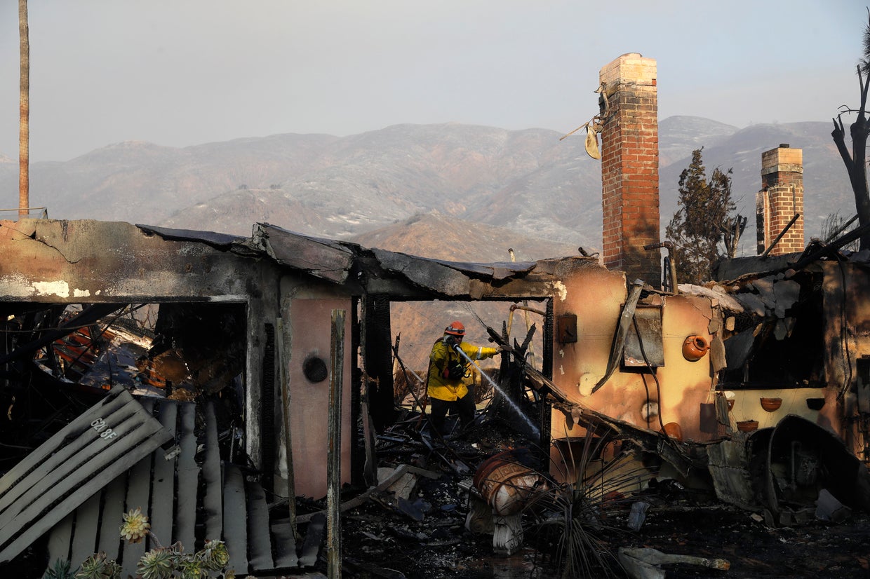 Wildfires tear through Northern, Southern California: Images of Camp ...