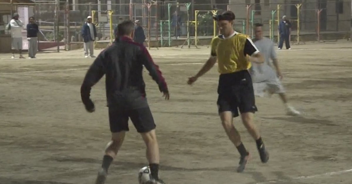 Folsom Prison Inmates Take On Pro Soccer Players In Pickup Game - CBS ...