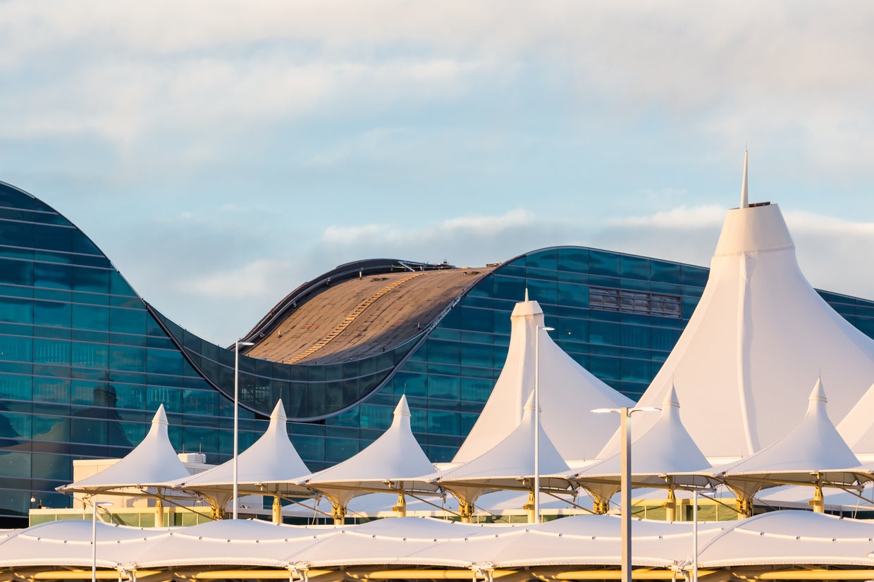 Denver Will Pay $300,000 To Pilot Who Stood Naked In Front Of DIA Hotel ...
