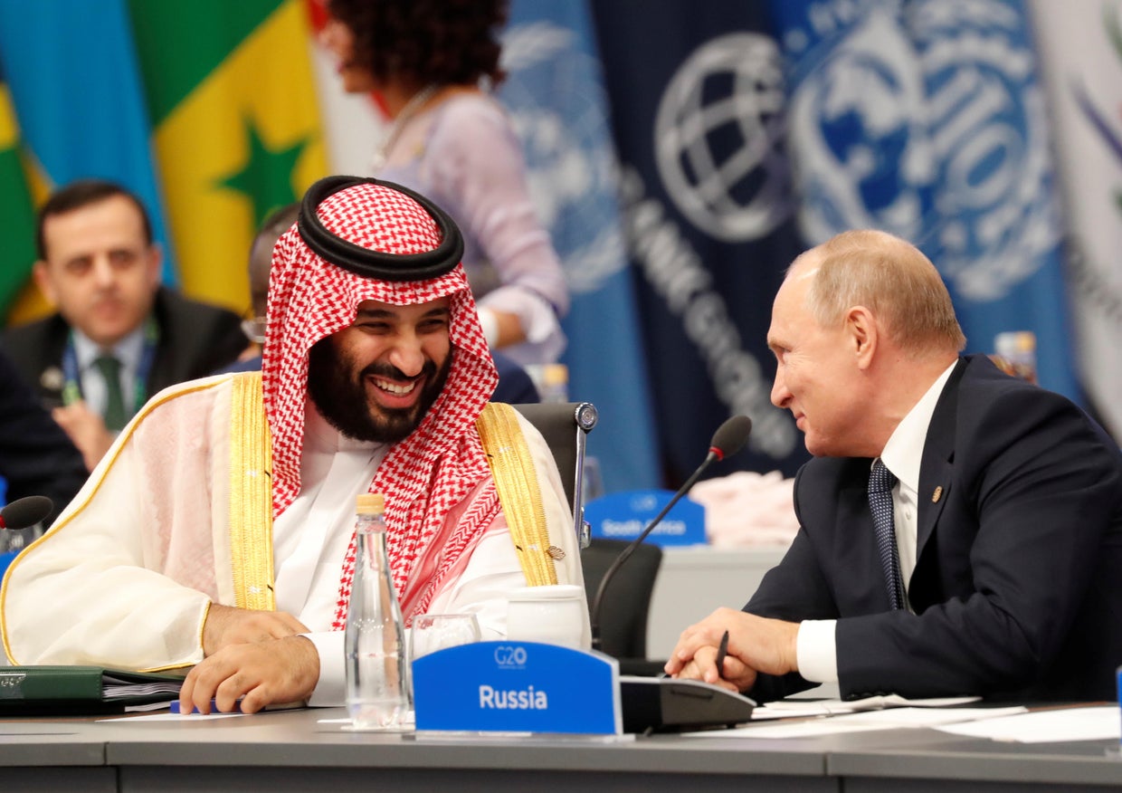 Putin and Saudi prince: Handshake between Vladimir Putin and Mohammed ...