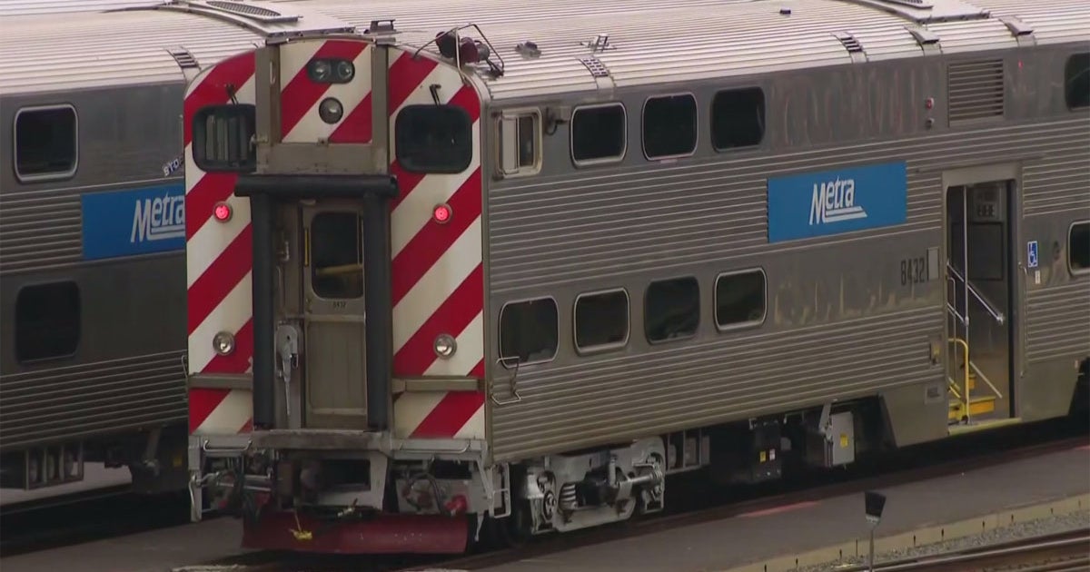Metra train crash Arlington Heights - CBS Chicago