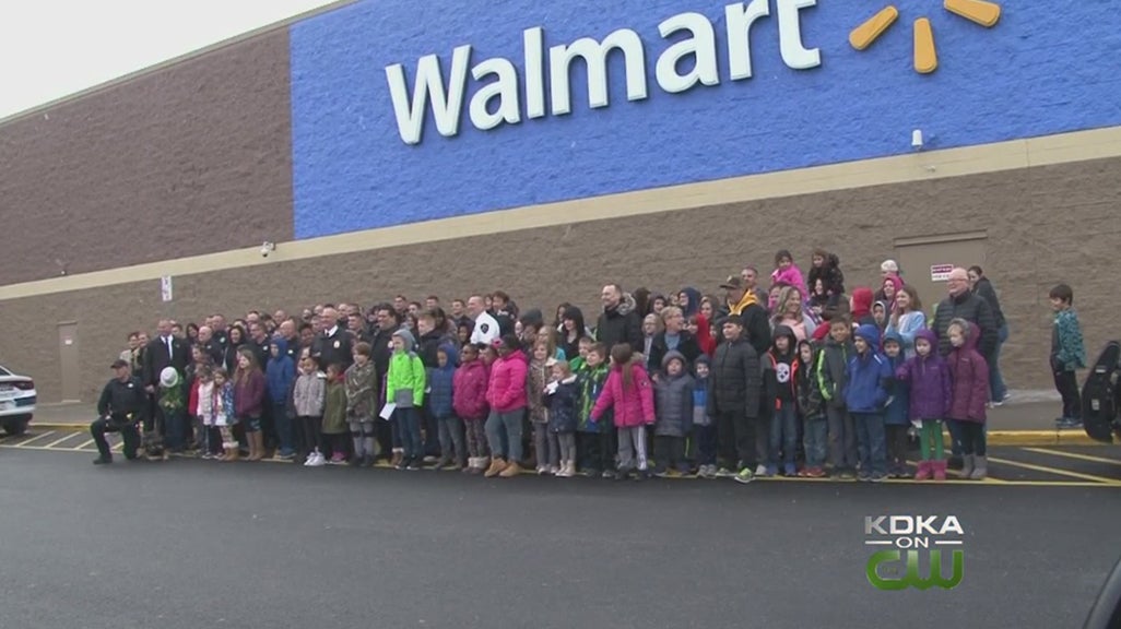 Police Help Spread Holiday Cheer At Annual South Strabane 'Shop With A ...