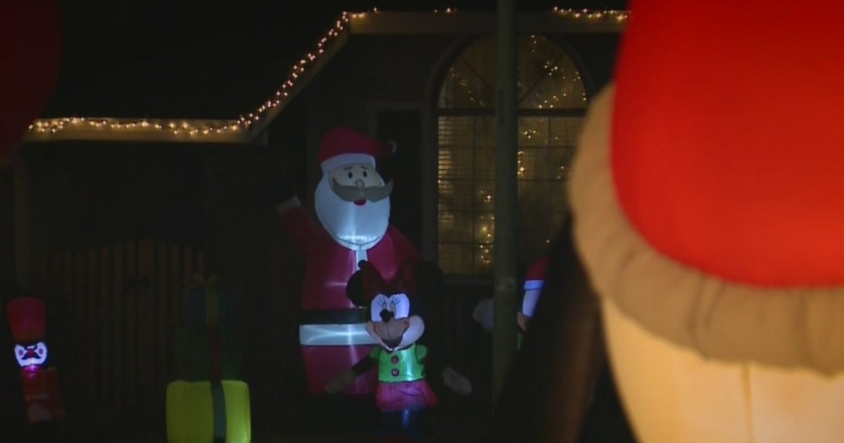 Beware: The Grinch Is Trying To Wreck Christmas By Stealing Lawn ...