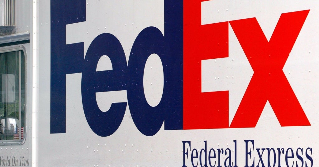FedEx To Open Large Distribution Hub In South Dallas By November - CBS ...