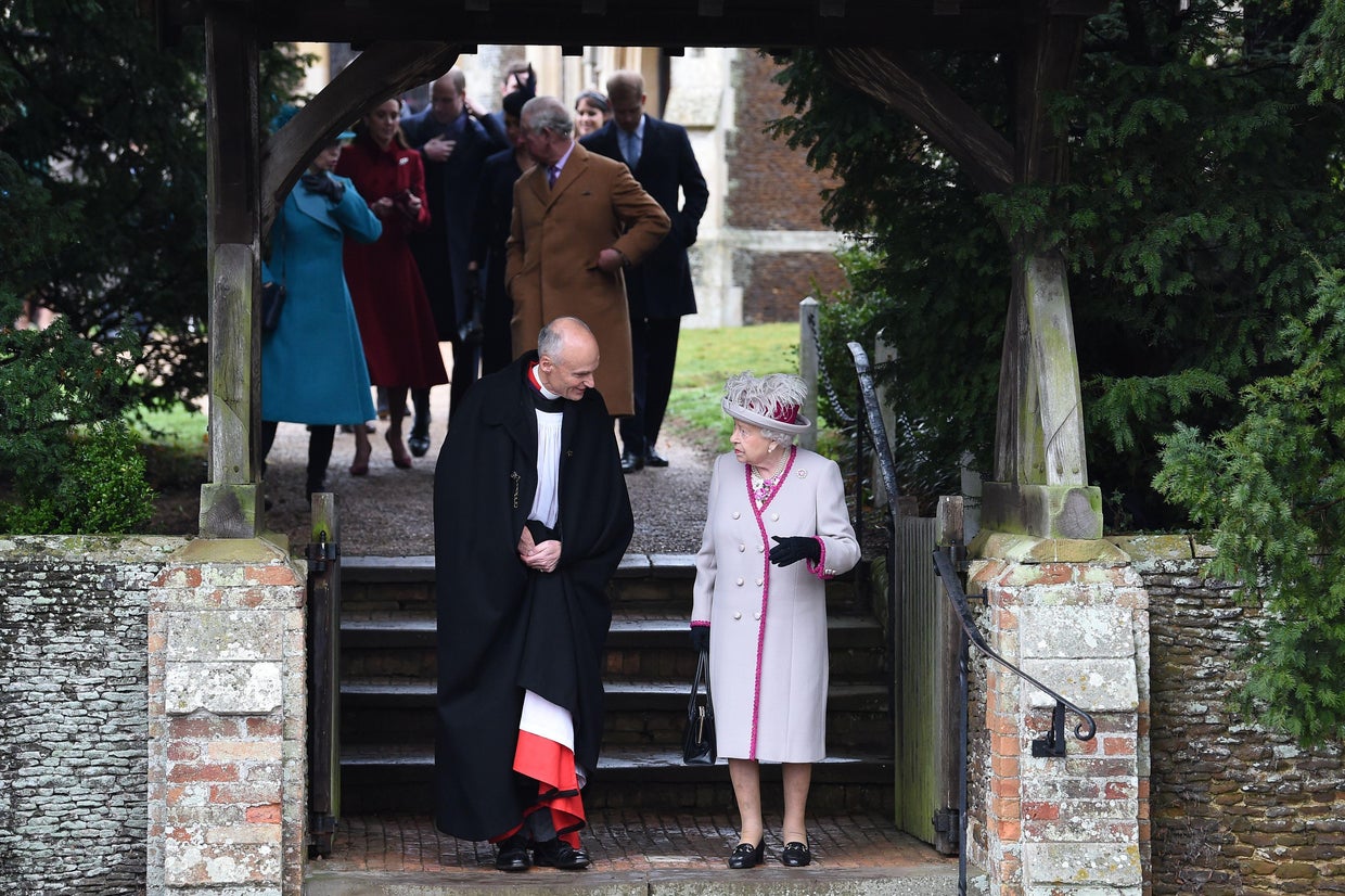 Queen Elizabeth and royal family celebrate Christmas while Prince ...
