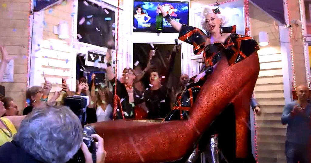 Key West New Year's Eve To Feature Early 'Drag Queen Drop' - CBS Miami