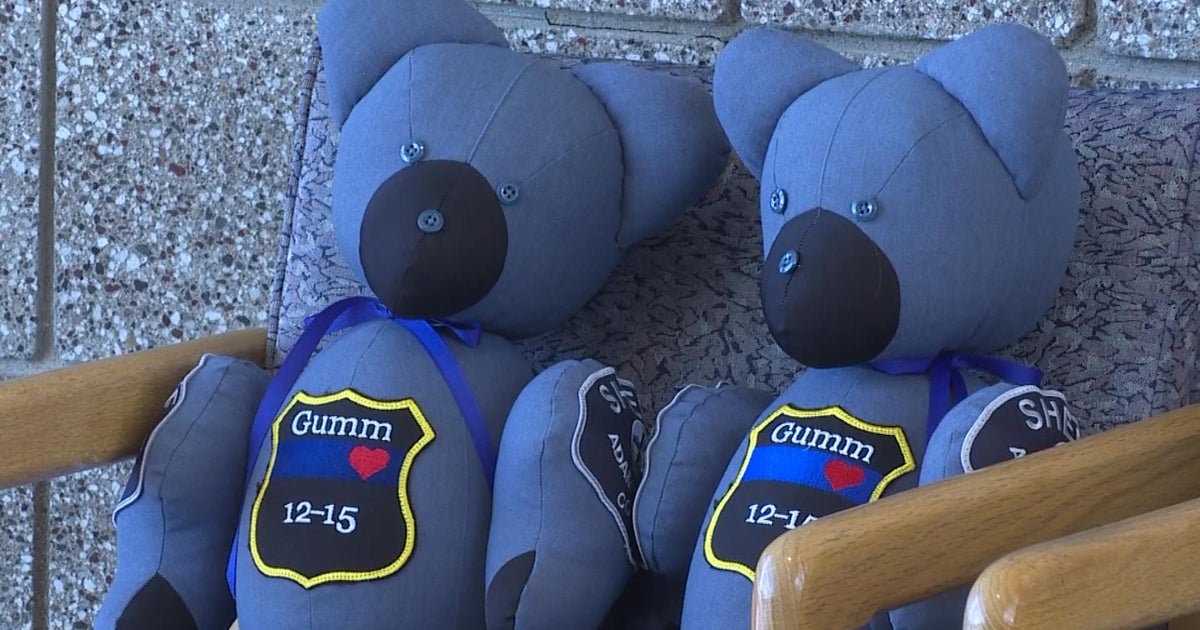 Florida Teenager Delivers Teddy Bears To Adams County Sheriff's Office ...