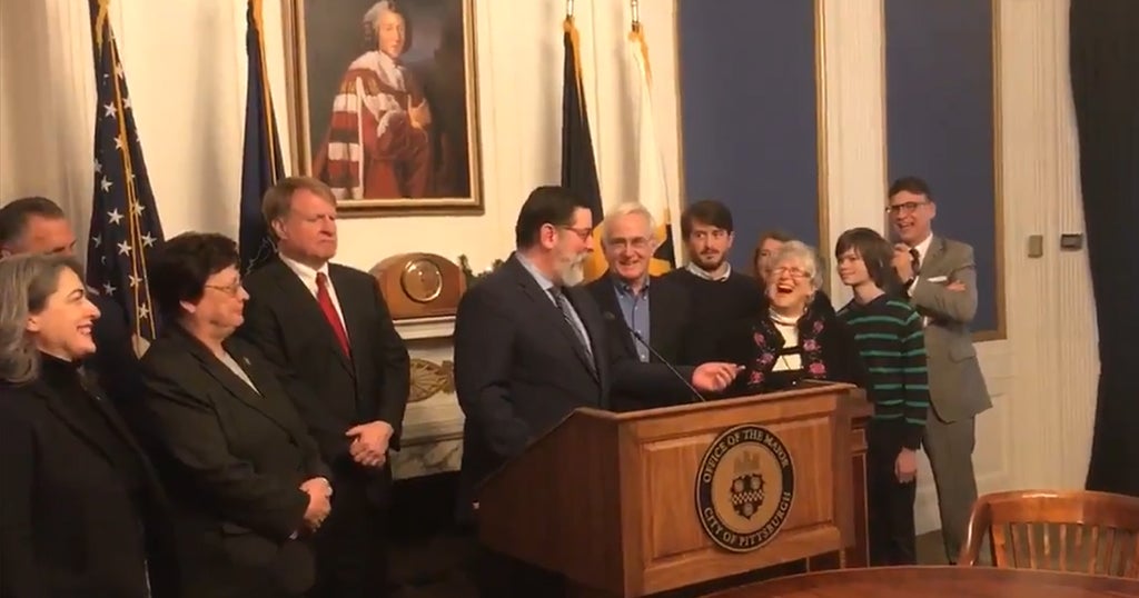 Former Mayor Tom Murphy Receives Key To City - CBS Pittsburgh