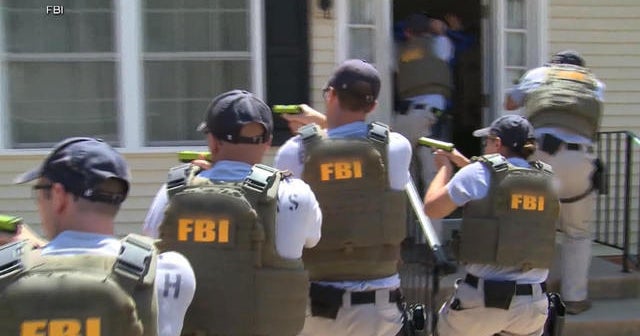 FBI agents working without pay during government shutdown - CBS News