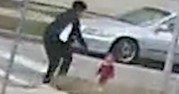 Milwaukee bus driver stops to rescue baby boy alone in the cold without ...