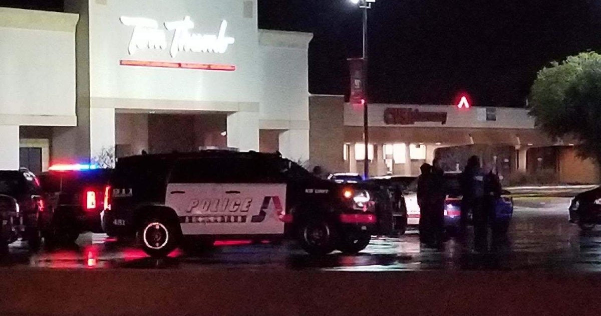 Arlington Police Officer Shot During Traffic Stop Suspect Shot Dead
