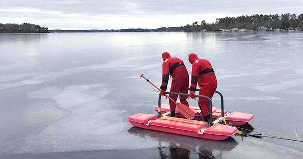 Stranded Goose Rescued From Frozen Pond By Firefighters - CBS Boston