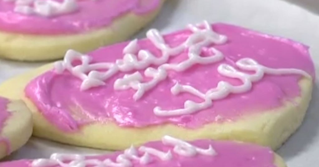 Baker Takes Back Apology For 'Build The Wall' Valentine's Day Cookies ...