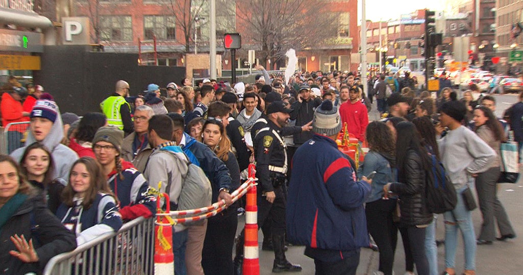 'Highest Ridership Ever': Commuter Rail Jam-Packed With Patriots Fans ...