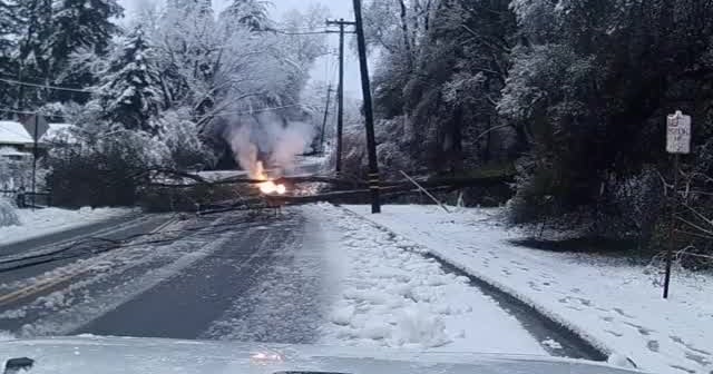 Dramatic Video: Power Lines Crash Down - CBS Sacramento