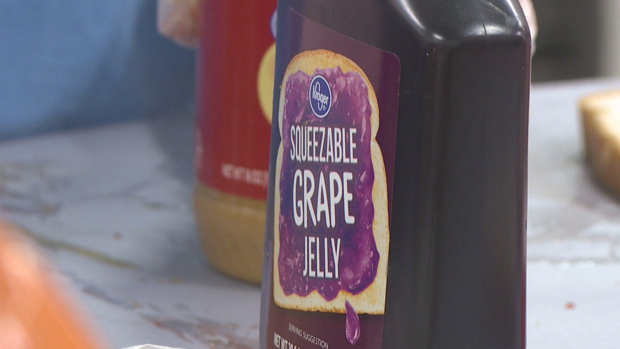 2nd Graders Help Homeless By Making, Delivering PB&J Sandwiches - CBS ...