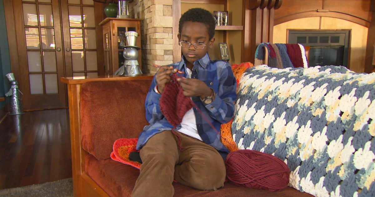 11-year-old crochet wiz now giving his own lessons - CBS News