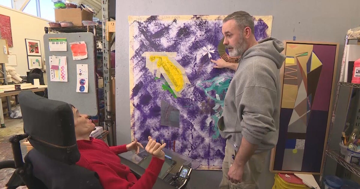 An artist with cerebral palsy, and without limitations - CBS News