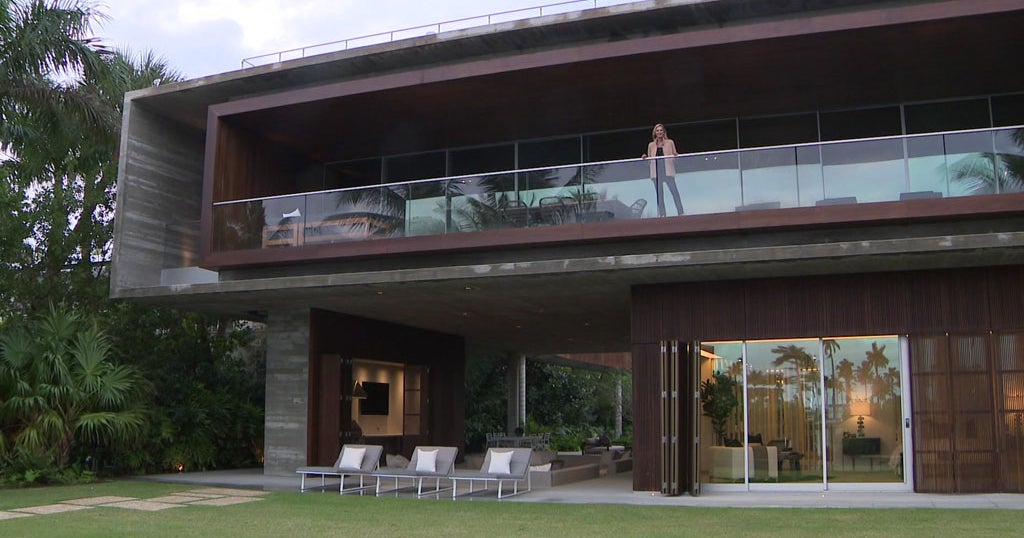 Living Large: A Modern Architectural Masterpiece In Natural ...