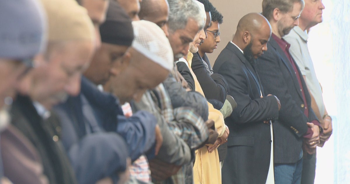 Jewish, Muslim Communities Gather In Support After Mosque Attack - CBS ...