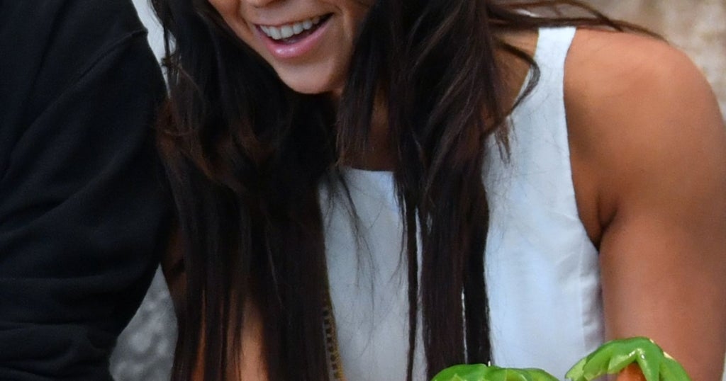 'I'm Really, Really Sorry': Vegan Rawvana Vlogger Apologizes After She ...