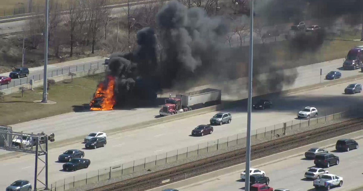 Fire Shuts Down Inbound Dan Ryan Near 35th Street - CBS Chicago