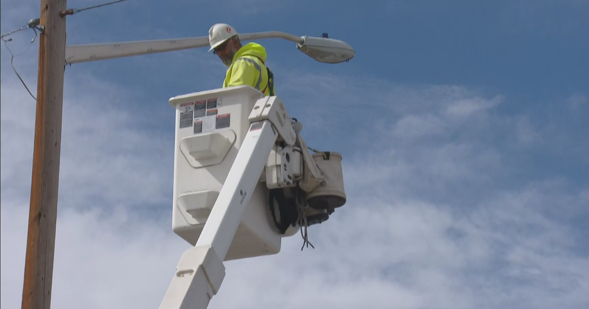 Minneapolis invests $9 million into fixing street lights - CBS Minnesota
