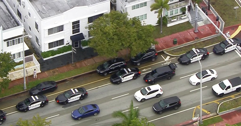 Miami Beach Police Convince Barricaded Man To Surrender - CBS Miami
