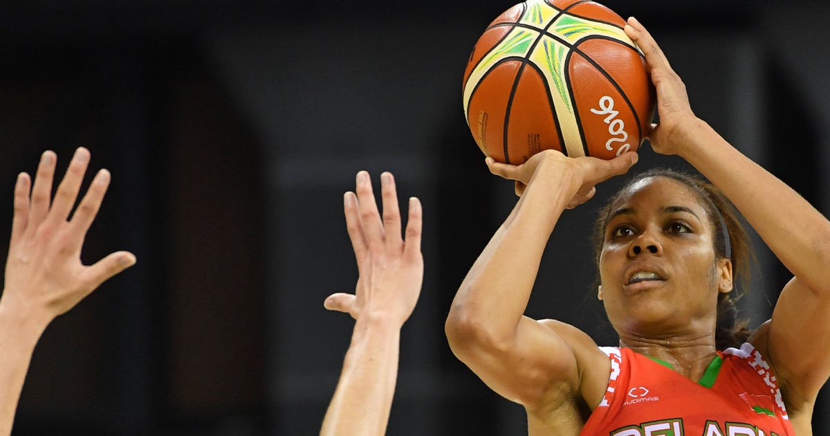 Lindsey Harding Becomes Sixers' First Full-Time Female Player ...