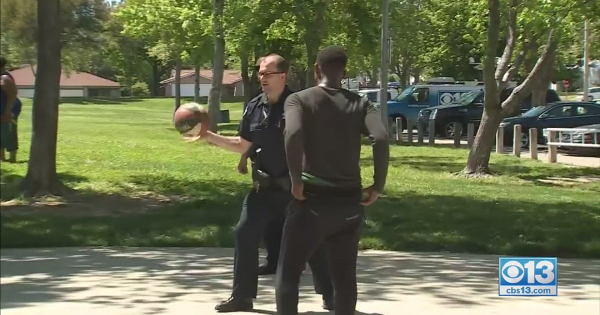 Cops Stop To Play Basketball In The Park With Kids - Good Day Sacramento