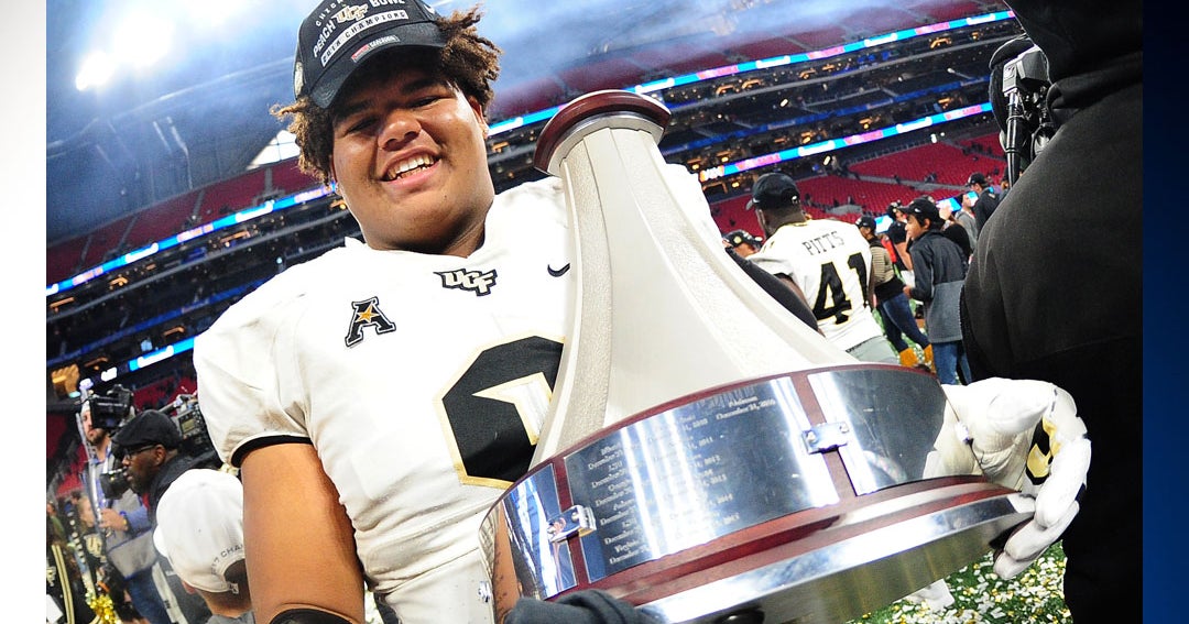 Dallas Cowboys Pick Up Defensive Tackle Trysten Hill With 58th Pick In ...