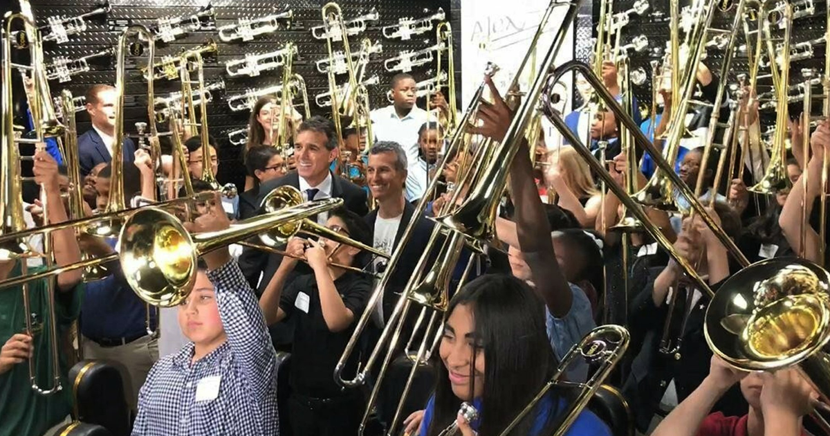 Parkland, Florida, school shooting: 50 trombones handed out to honor ...