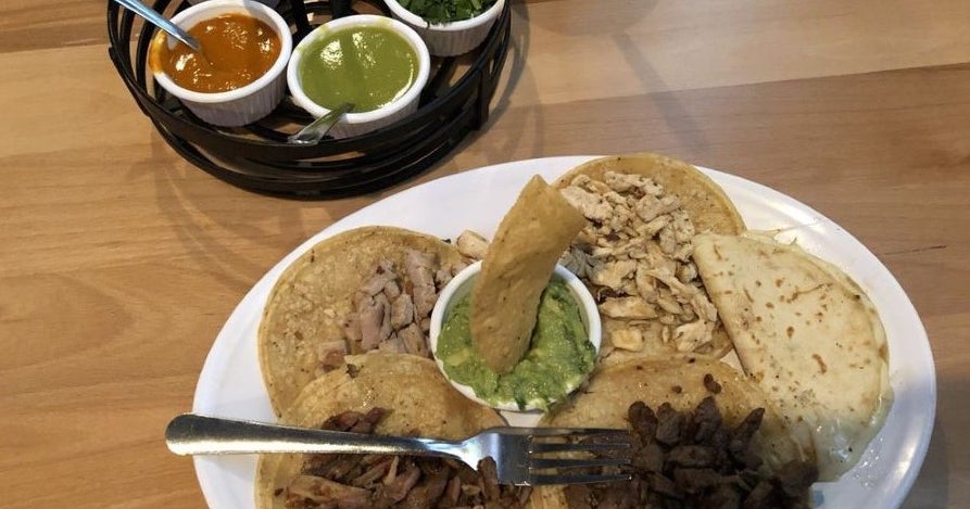 El Tiz Makes Oak Cliff Debut Serving Tacos And More - CBS Texas