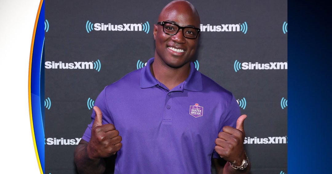 Former Cowboy DeMarcus Ware Gets Flat Tire In Dallas, Praises Courtesy ...