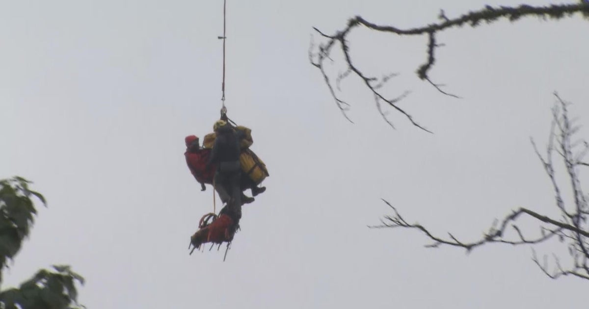 Dramatic video shows rescue of children stranded in Canadian wilderness ...