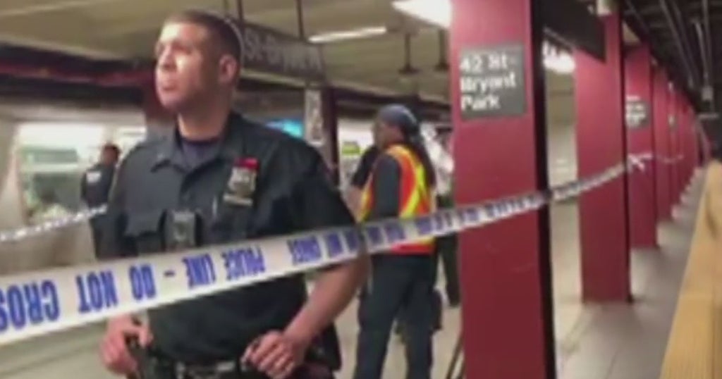 Man Stabbed On D Train Platform In Midtown; Suspects At Large - CBS New ...