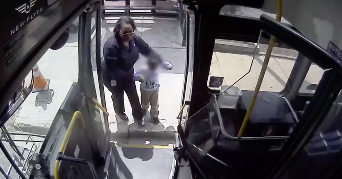 Hero bus driver saves little boy from wandering into traffic - CBS News