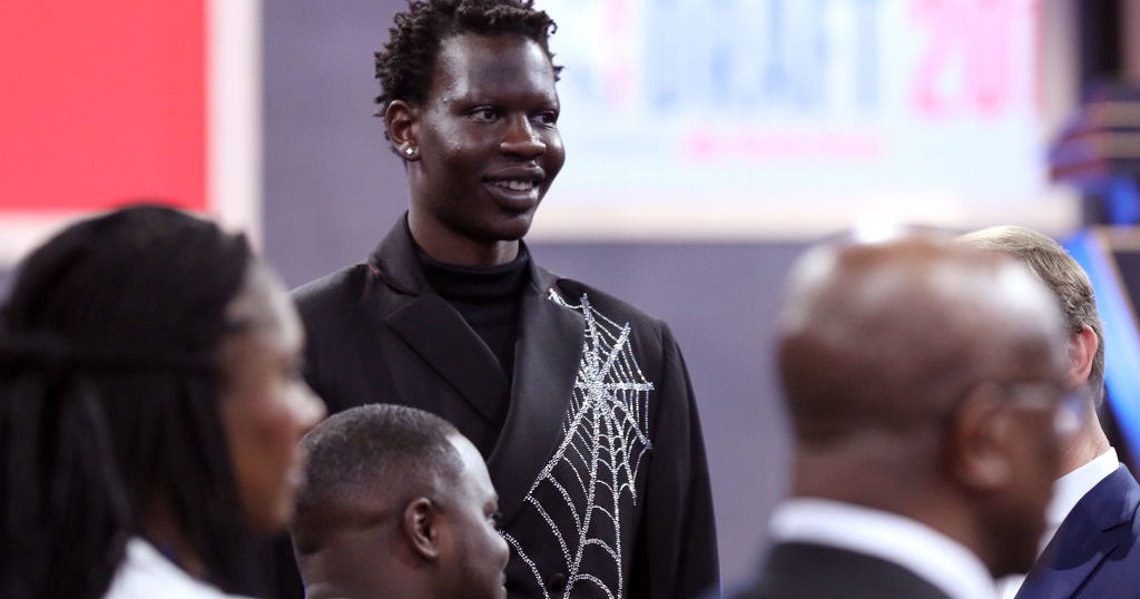 Heat Taps Bol Bol In Second Round, Trades Him To Denver - CBS Miami