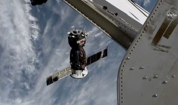 Soyuz spacecraft landing today: 3 station fliers complete "once-in-a ...