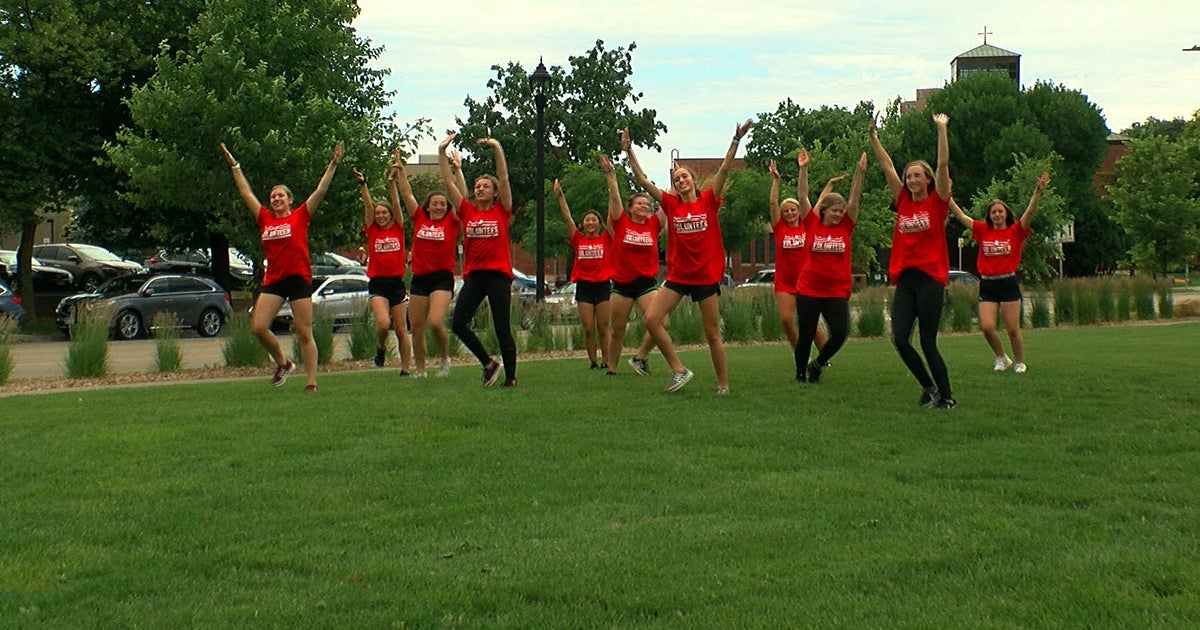 Flash Mob Dance Surprises Children With Leukemia, Lymphoma - CBS Minnesota