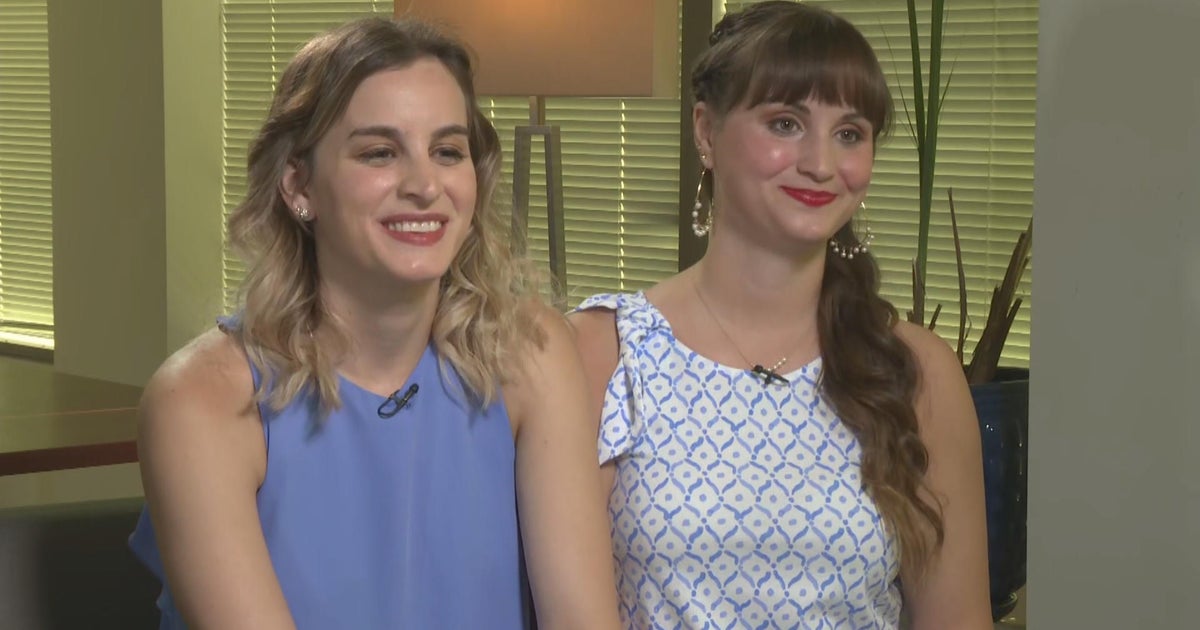 Sisters who donated kidneys set off chain reaction of giving - CBS News