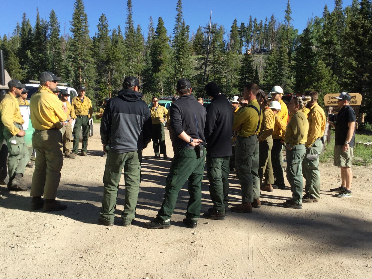 Firefighters Watch Beaver Fire Burning In Roosevelt National Forest ...